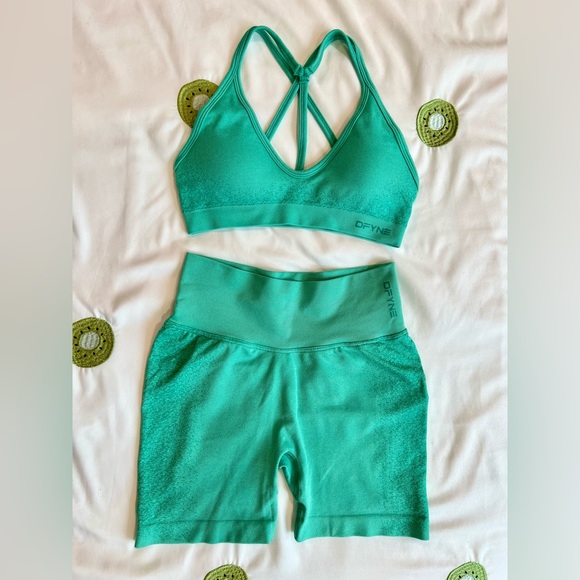 Dfyne | Shorts | Dfyne Ignite Cross Back Sports Bra Shorts Set Cool ...